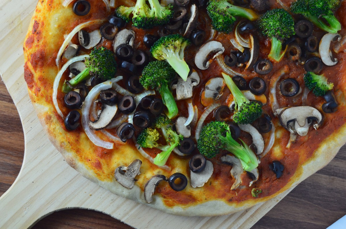 Best of Basic: Vegan Veggie Pizza – Radiate Food Vibes