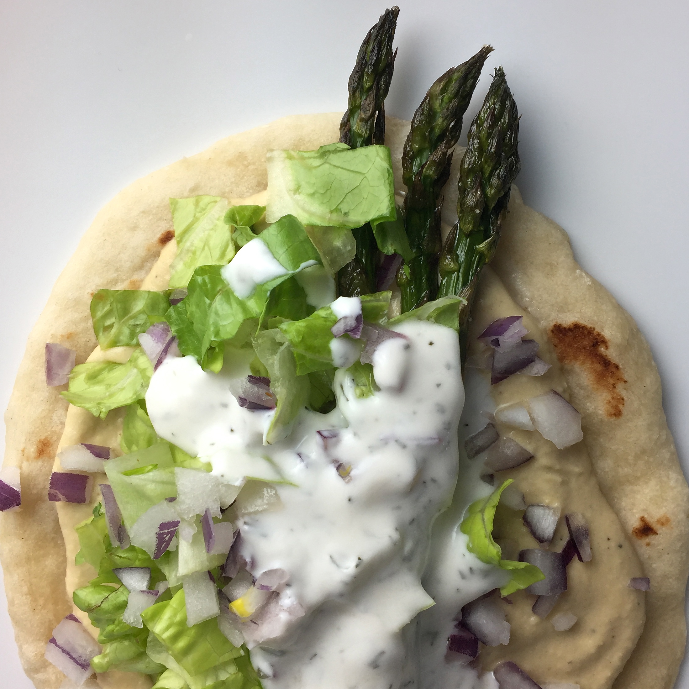 Quick & Easy: Roasted Asparagus & Hummus Gyros – Radiate Food Vibes