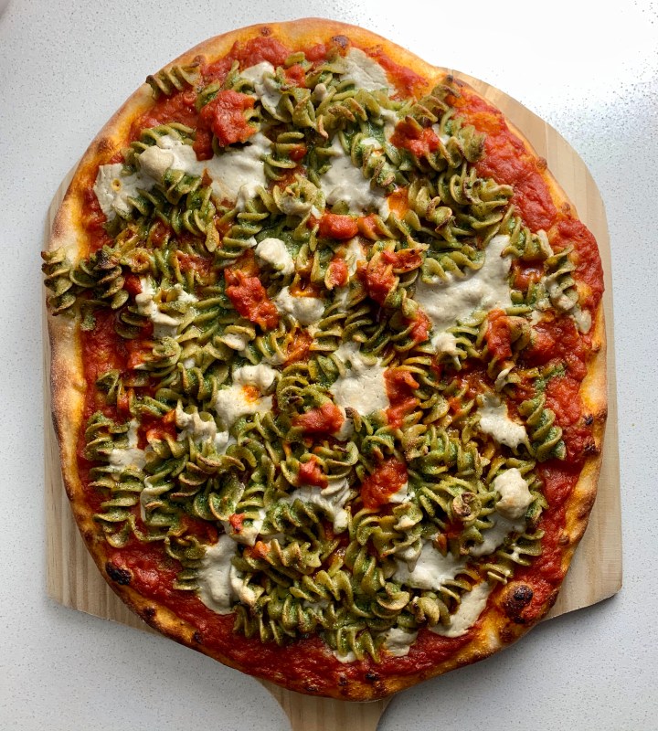Pesto Pasta Pizza (vegan) – Radiate Food Vibes